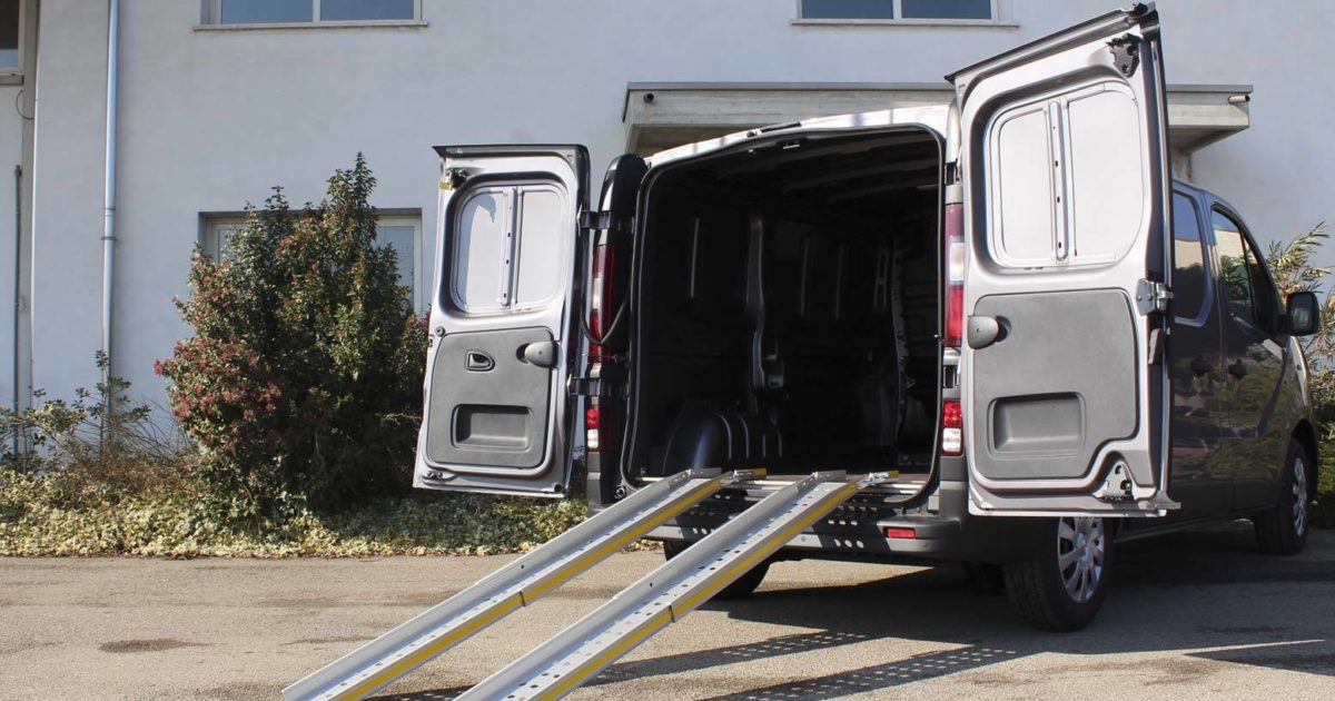 Loadline Systems | WM Telescopic loading ramp
